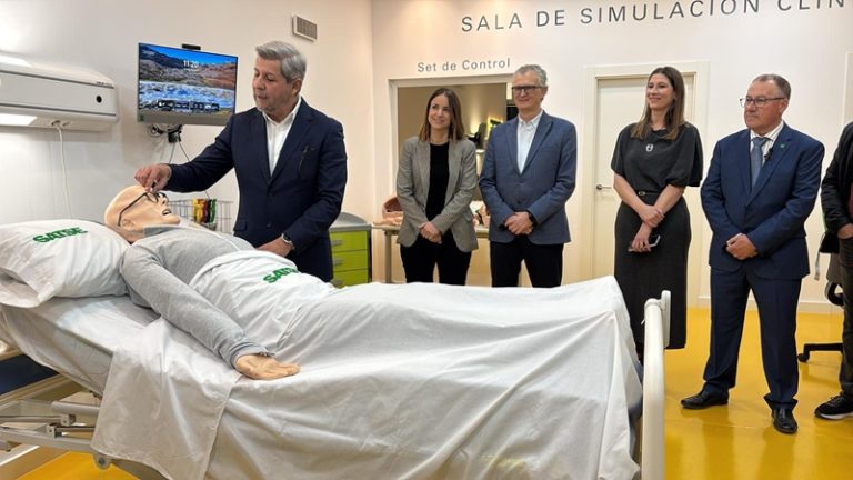 SATSE Murcia inaugura una sala de simulación clínica para la formación ...